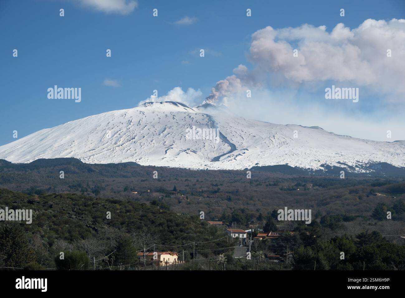 Etna eruption, February 12, 2025: on the snowy slope of Mount Etna, the ...