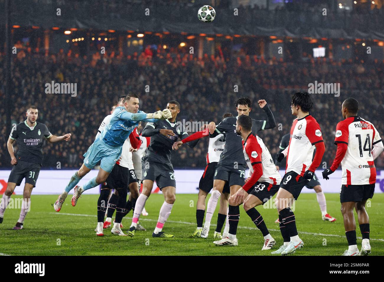 ROTTERDAM - (l-r) Feyenoord goalkeeper Timon Wellenreuther, Malick ...