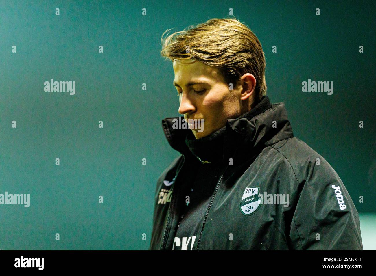 Roedinghausen, Deutschland. 12th Feb, 2025. Lukas Demming (SC Verl, #06 ...