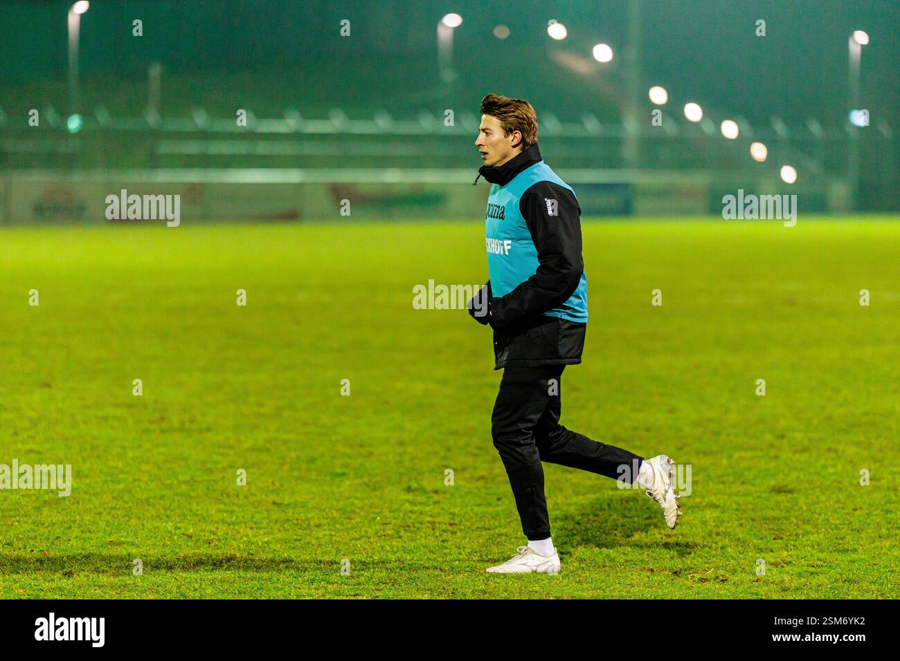 Roedinghausen, Deutschland. 12th Feb, 2025. Lukas Demming (SC Verl, #06 ...