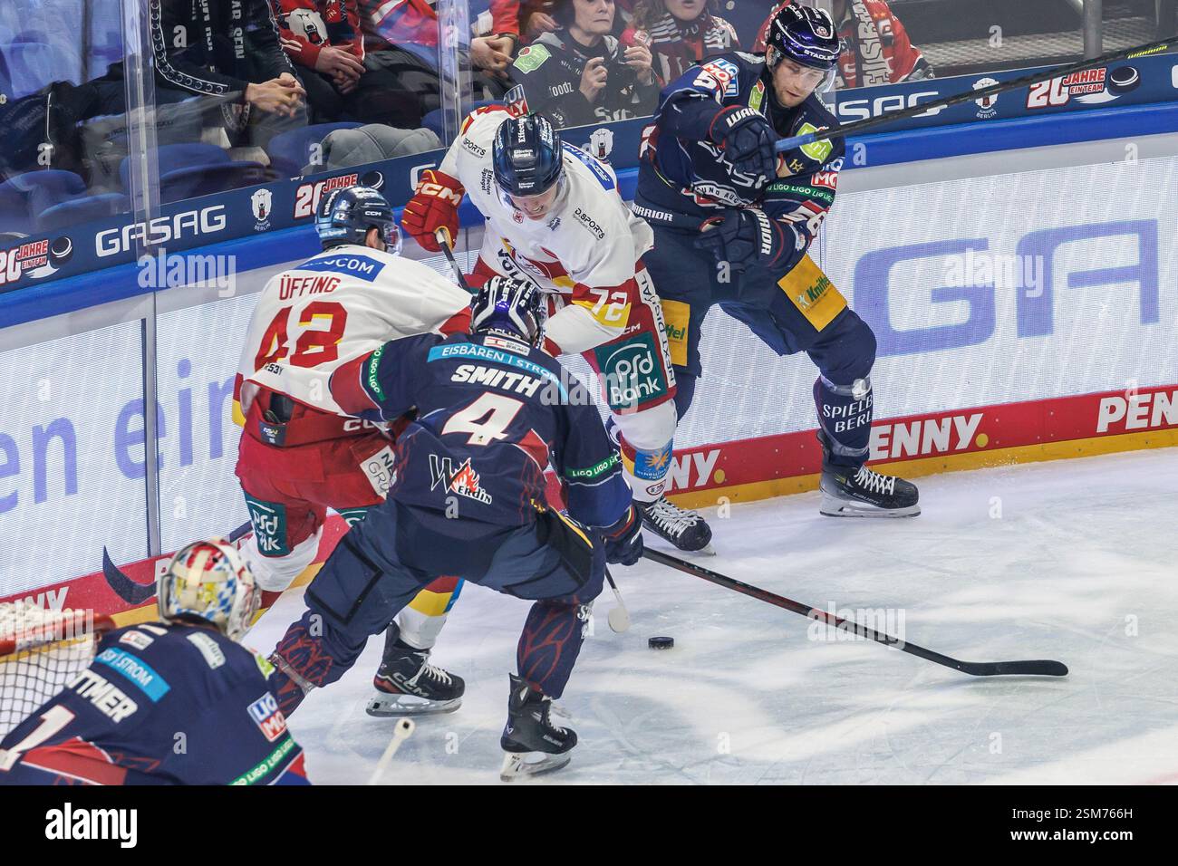 Berlin, Germany. 12th Feb, 2025. Ice hockey: DEL, Eisbären Berlin ...