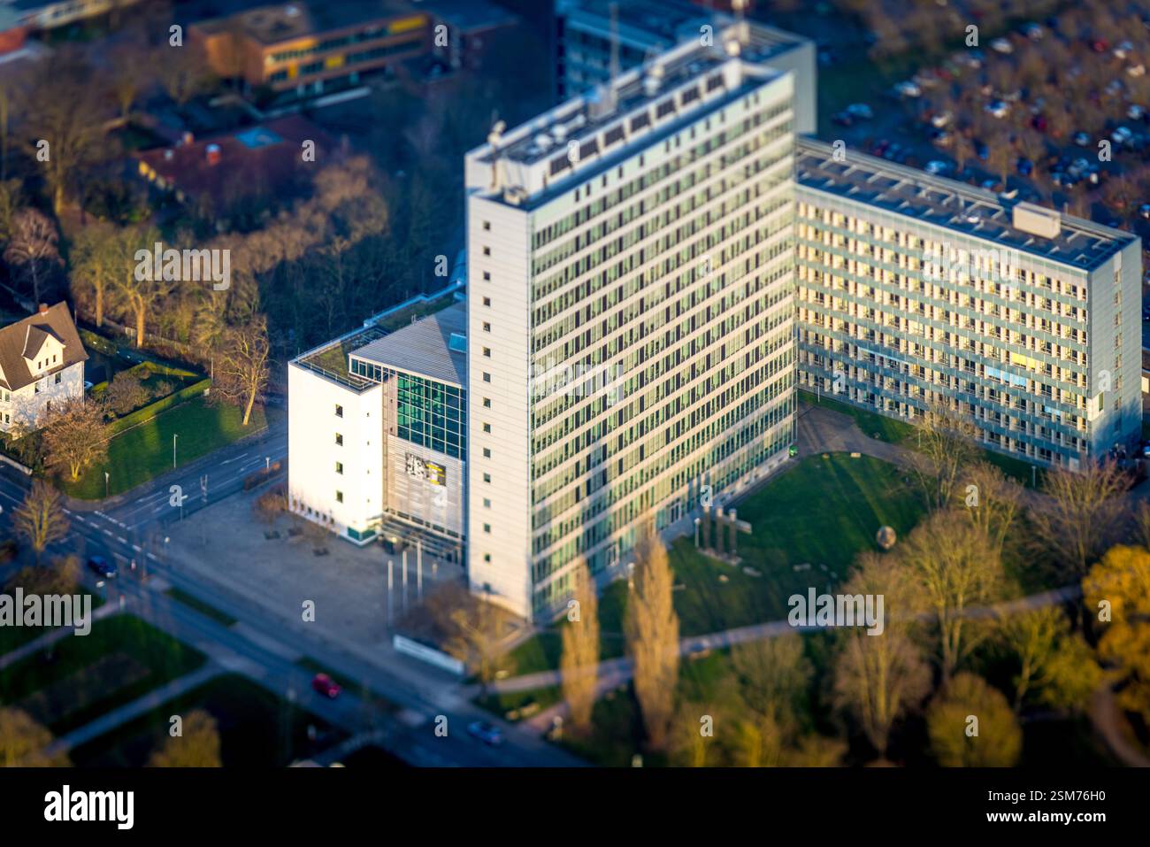 ATTENTION Photos with partial blurring created by tilt technique on the ...