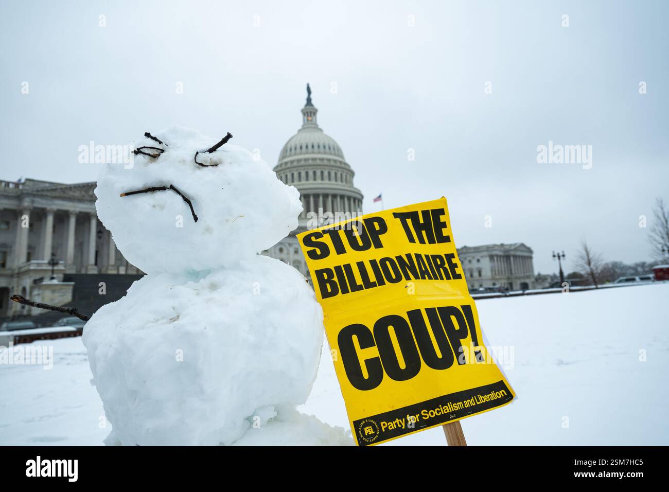 Washington, United States. 12th Feb, 2025. A snowman outside the ...