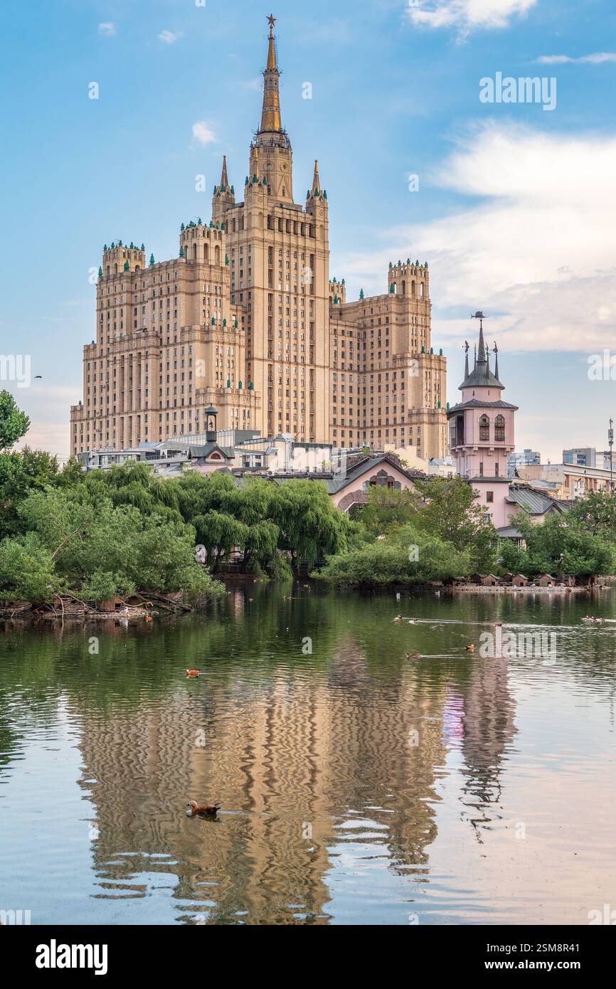 The view on the residential Stalinist high-rise building on Kudrinskaya ...