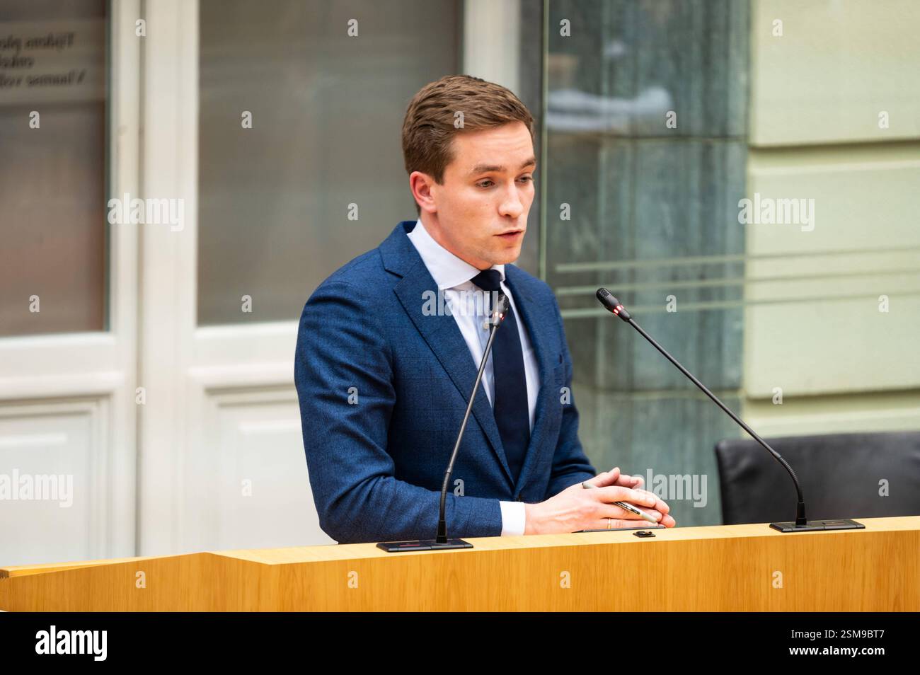 Tom Lamont Vlaams Belang at the Flemish parliament plenary meeting in ...