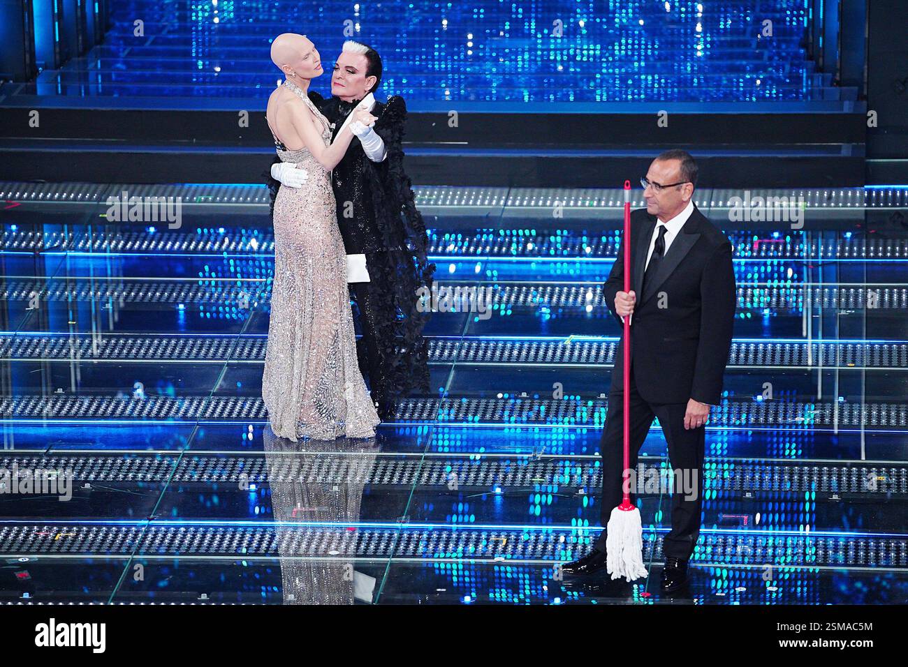 Sanremo, Italia. 12th Feb, 2025. Bianca Balti dance with Cristiano ...