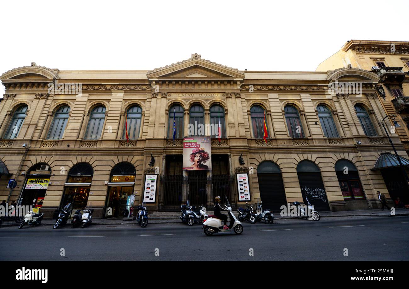 Teatro biondo hi-res stock photography and images - Alamy
