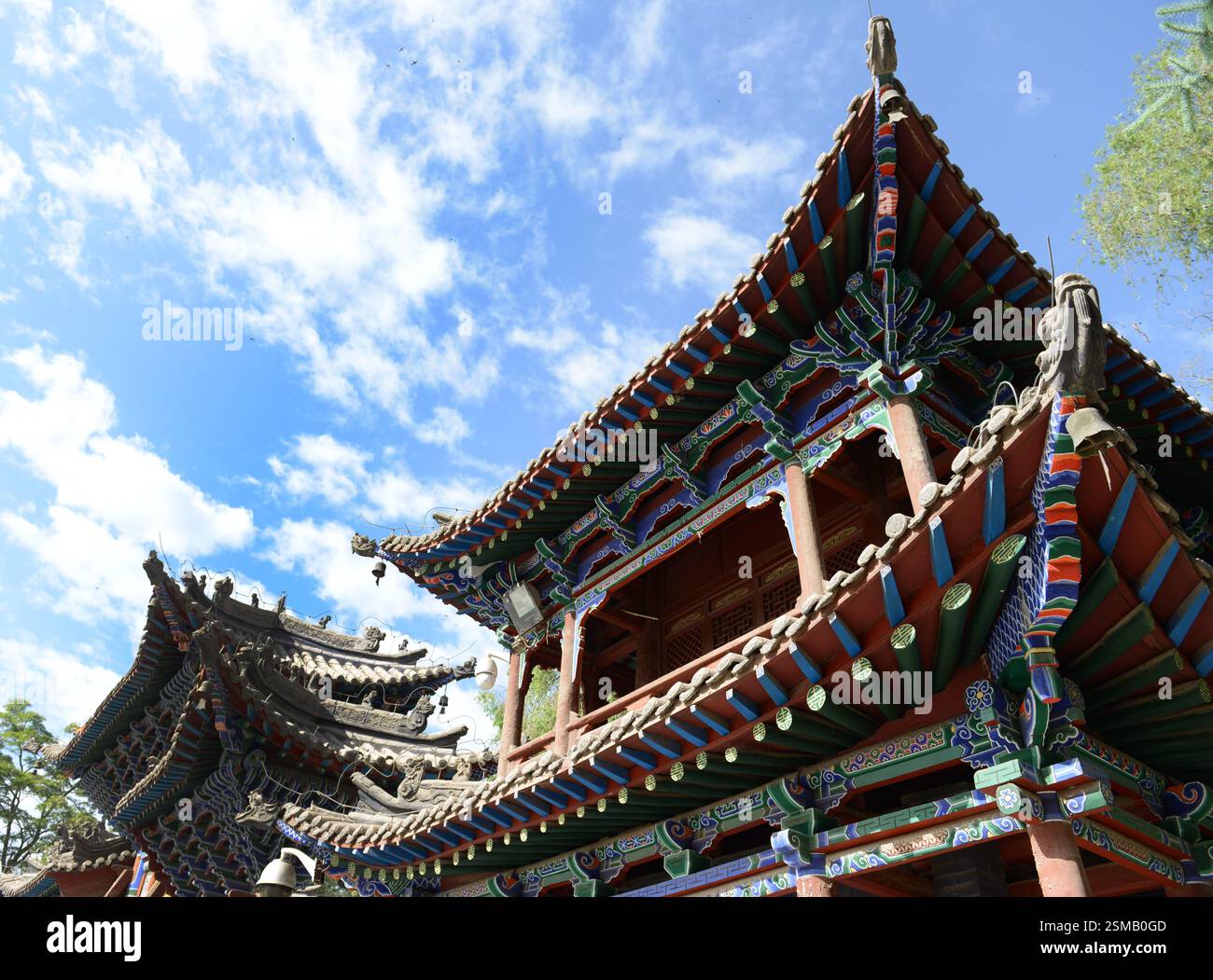 Beautiful pagodas at the Dafo Buddhist temple in Zhangye, Gansu ...