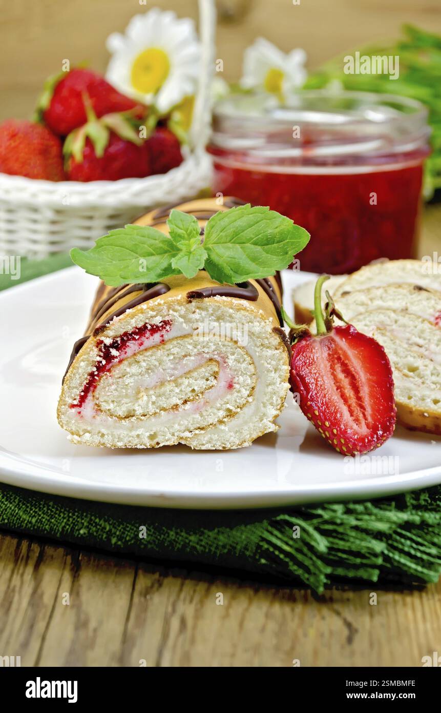 Sponge roulades hi-res stock photography and images - Alamy