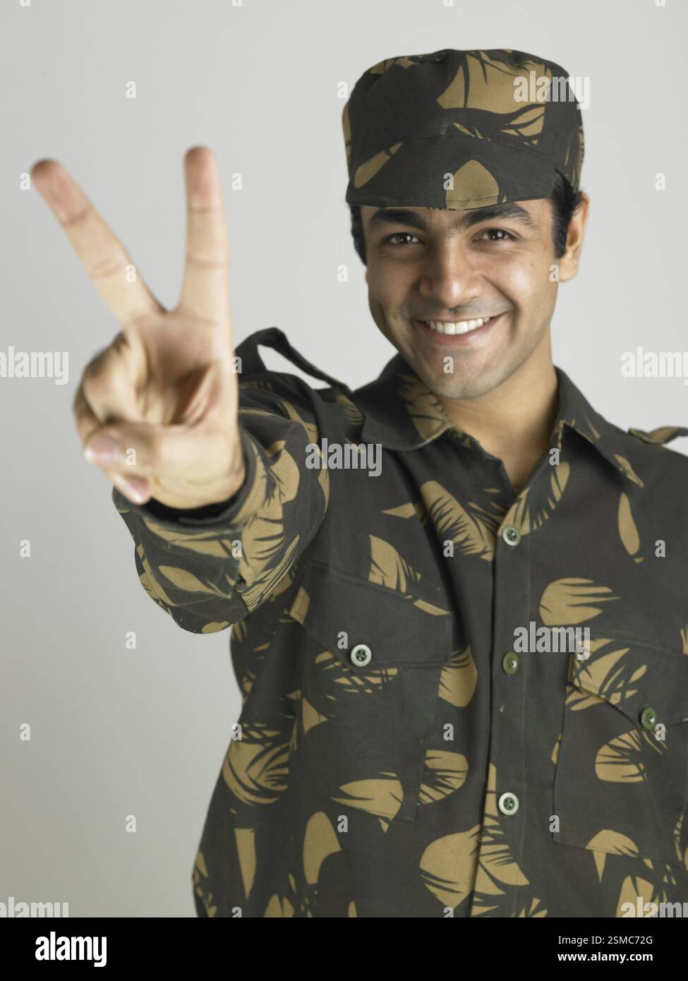 Soldiers hand signals hi-res stock photography and images - Alamy