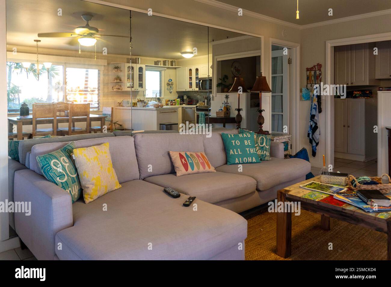 Hawaii hotel room hi-res stock photography and images - Alamy