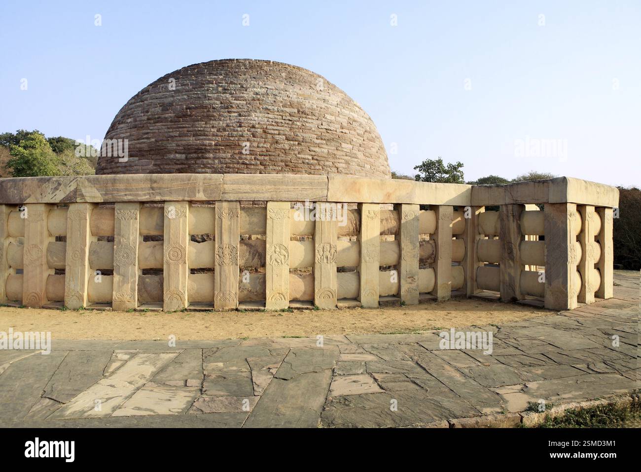 Stupa 2 built by sunga in 2nd century BC representations of Buddha ...