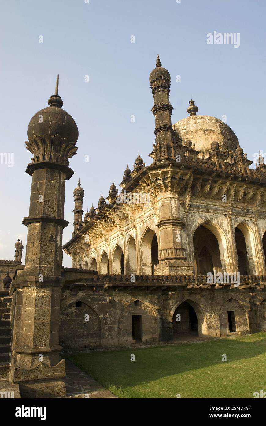 Ibrahim-Rauza built by Ibrahim Adil Shah II in Bijapur, Karnataka ...