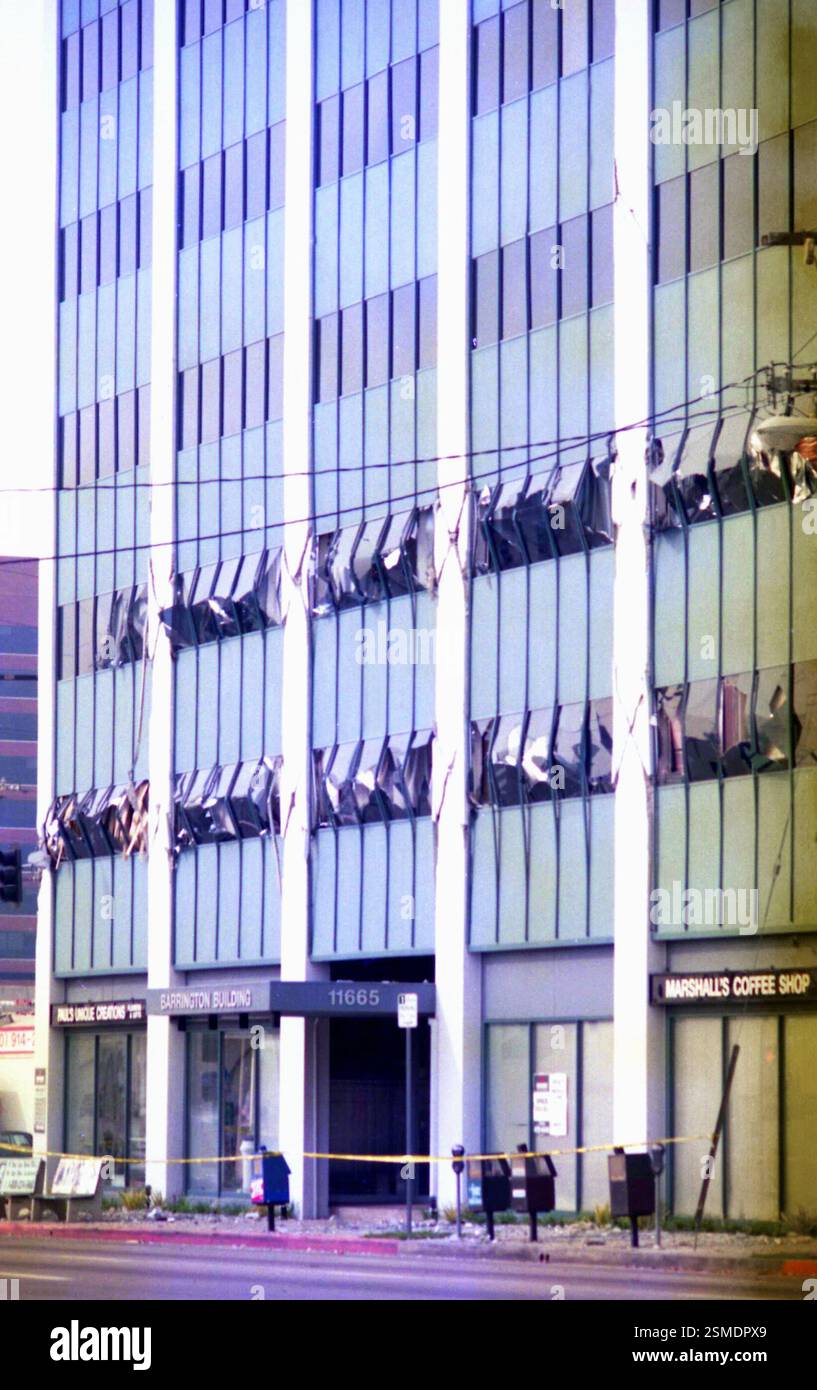 Los Angeles, CA, USA, 1994. Commercial building destroyed during the ...