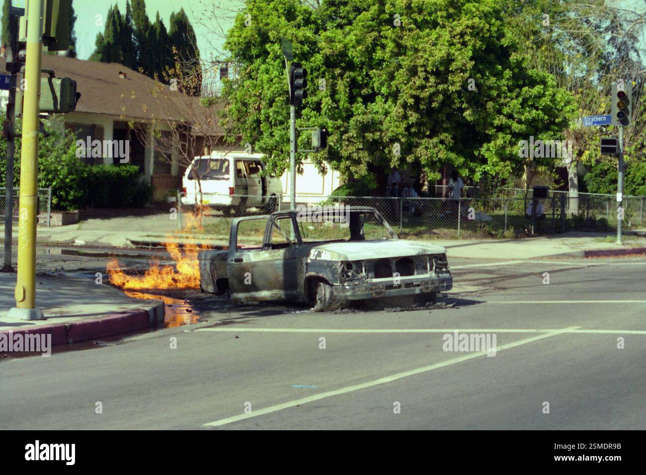 Los Angeles, CA, USA, January 1994.Vehicle in flames after the ...