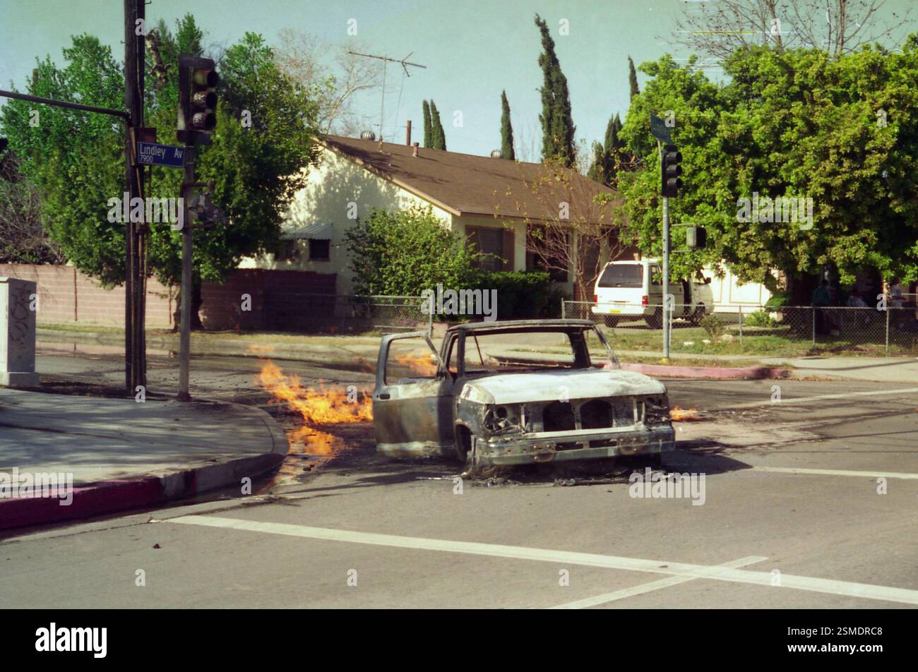Los Angeles, CA, USA, January 1994.Vehicle in flames after the ...