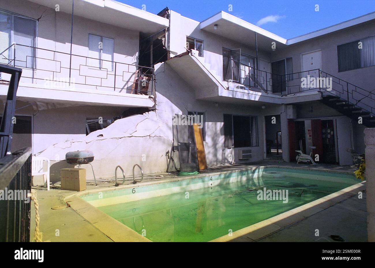 Los Angeles, CA, USA, January 1994. Apartment building on Hazeltine ...