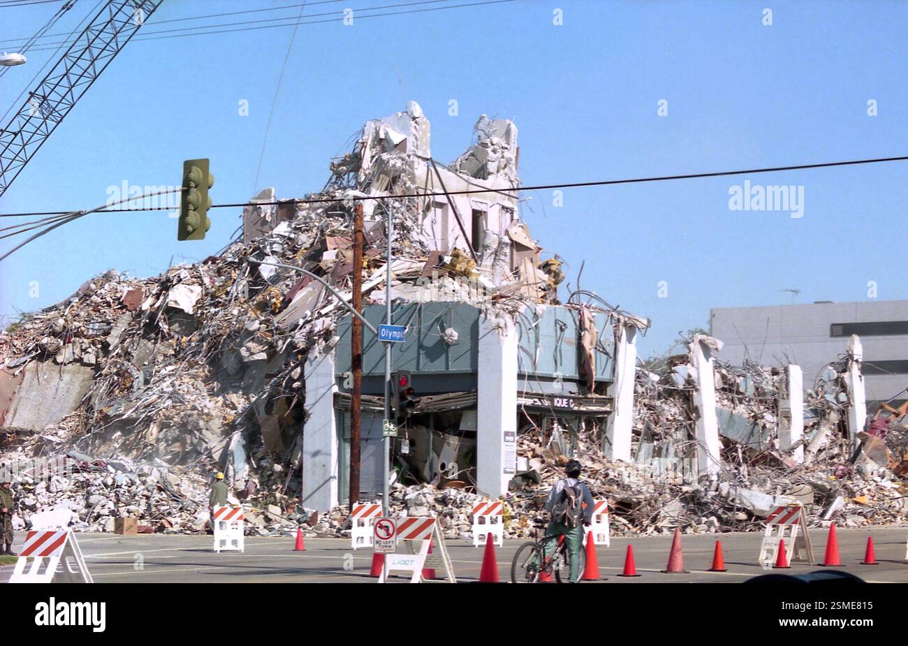 Los Angeles, CA, USA, January 1994. Commercial building destroyed by ...