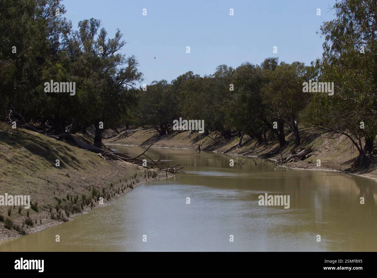 A serene and picturesque Darling River in Louth, New South Wales ...