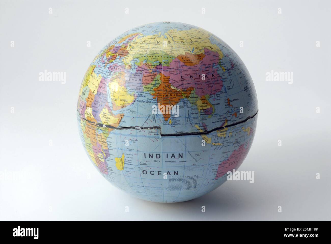 Globe world map broken world due to global warming Stock Photo - Alamy