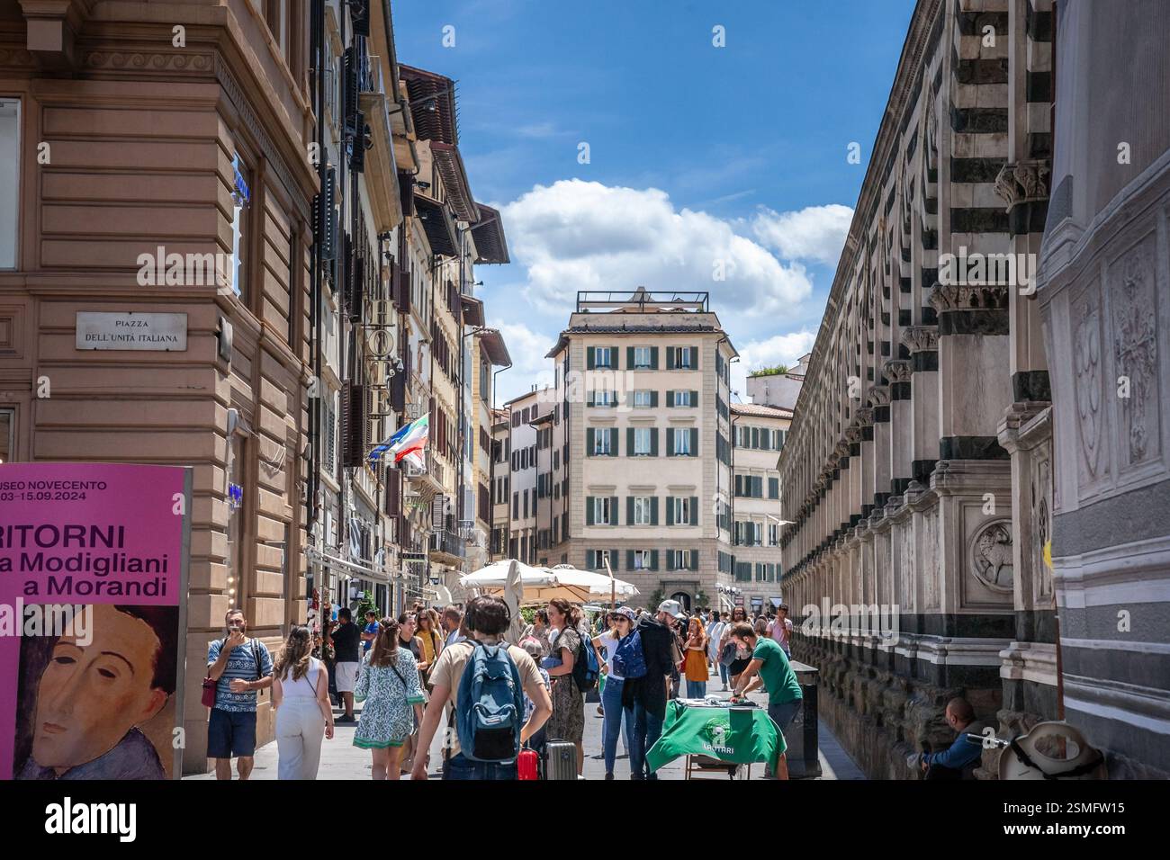 ROME, ITALY - JUNE 15, 2024: A crowded pedestrian street in the ...