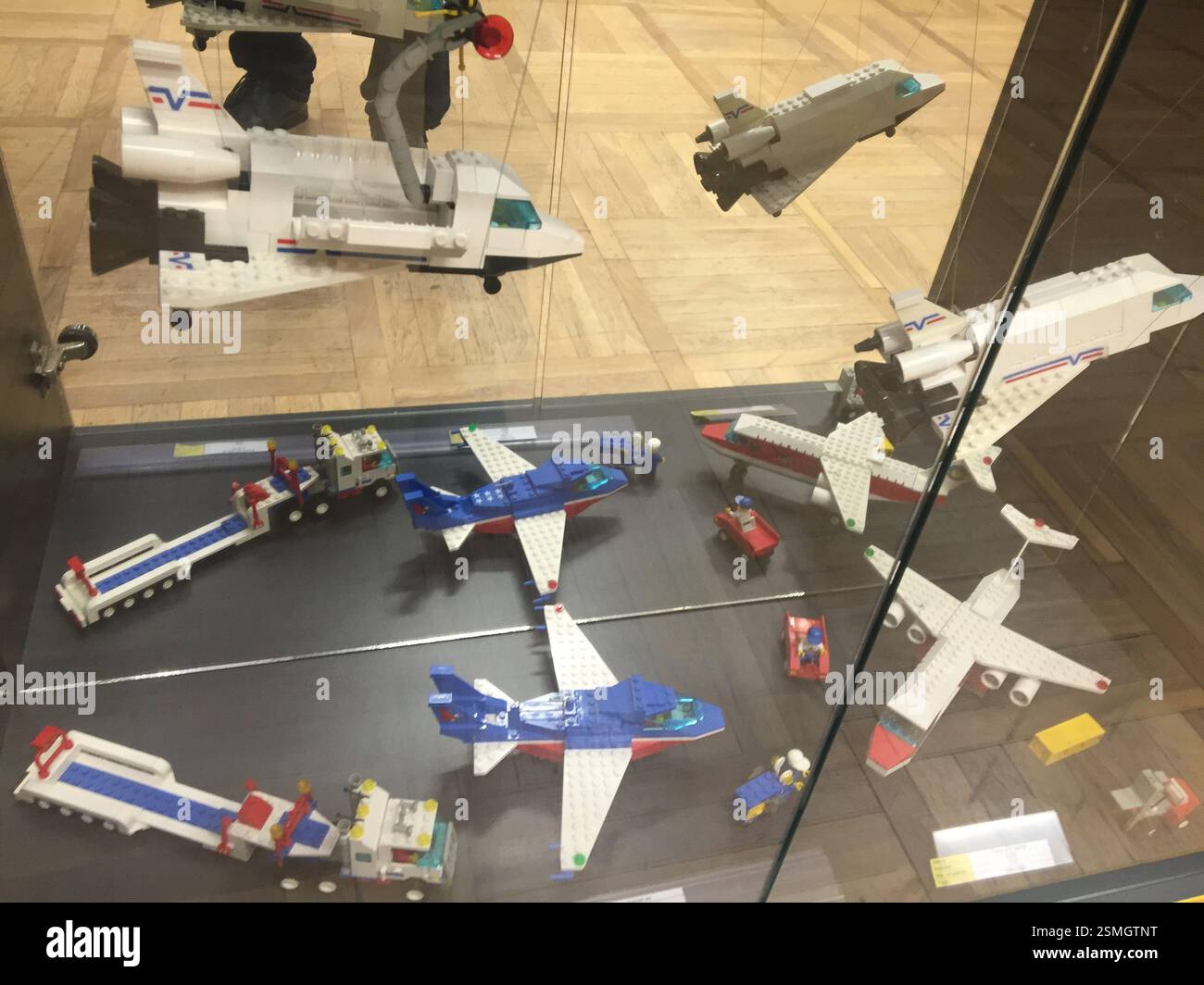 Lego construction workers hi-res stock photography and images - Alamy