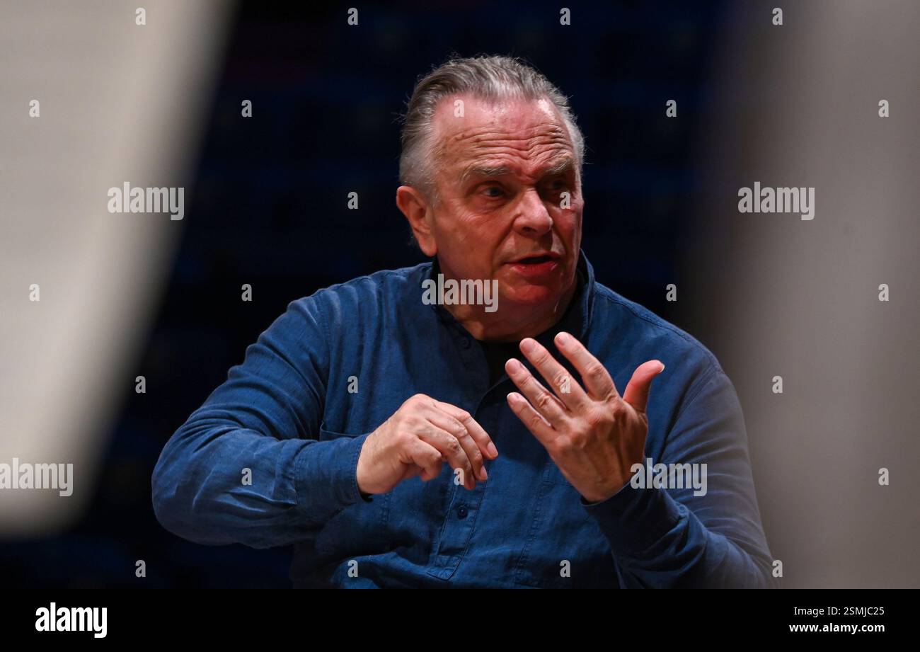 Mumbai, India. 12th Feb, 2025. MUMBAI, INDIA - FEBRUARY 12: Mark Elder ...