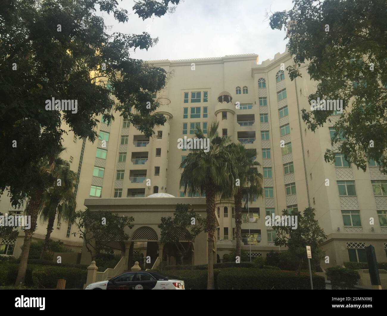 Al Hatimi Building Dubai. Modern architecture seamlessly blends with ...