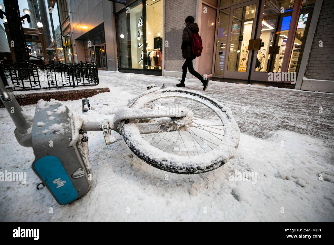 (250213) -- CHICAGO, Feb. 13, 2025 (Xinhua) -- This photo taken on Feb ...
