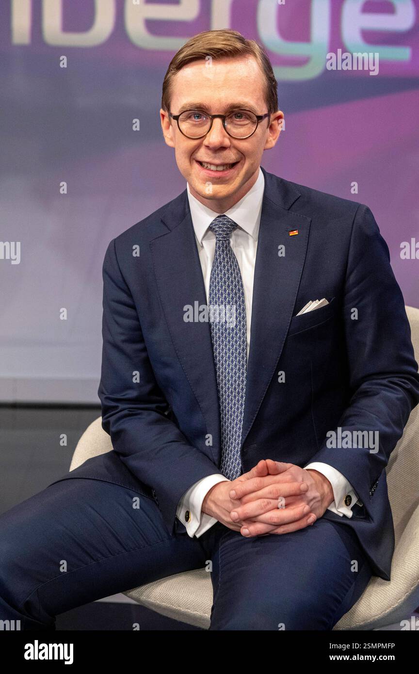 Philipp Amthor in der ARD-Talkshow maischberger im Studio Berlin ...