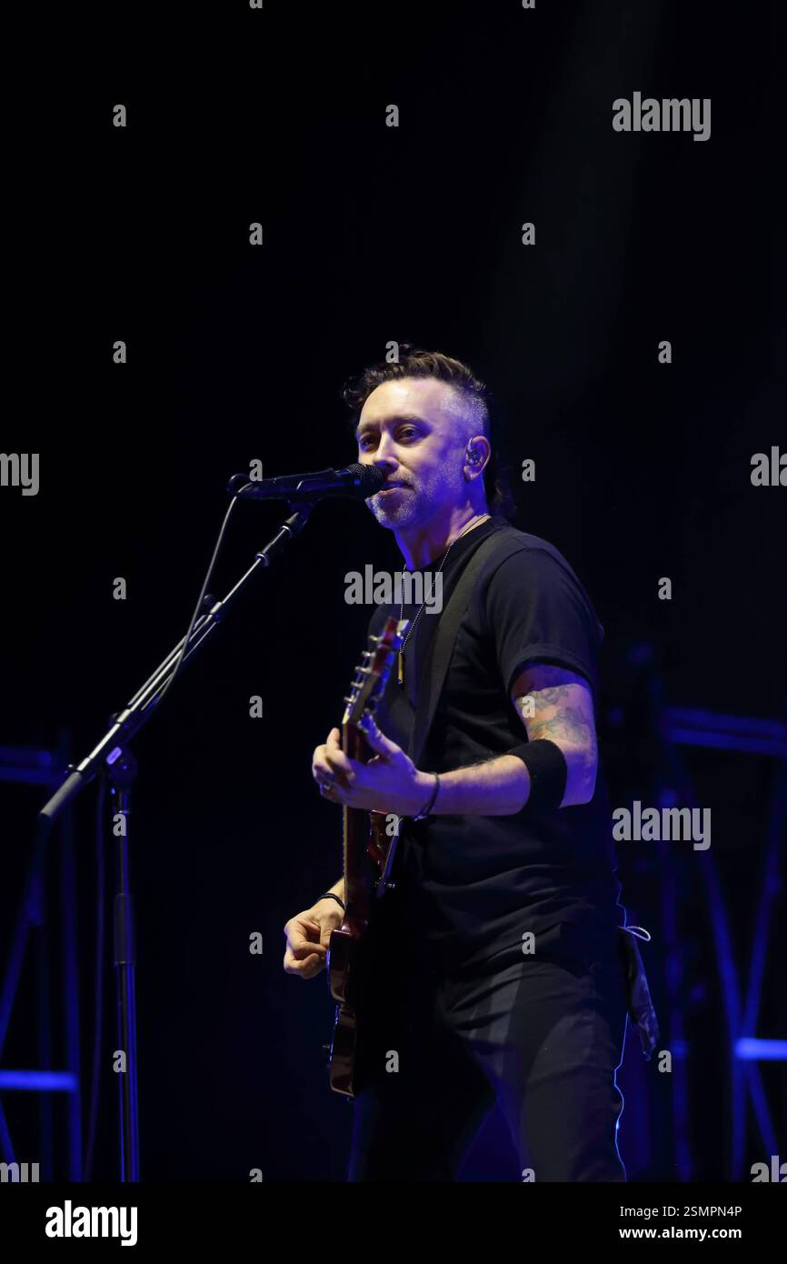 Tim McIlrath von der Band Rise Against bei einem Konzert im Velodrom in ...