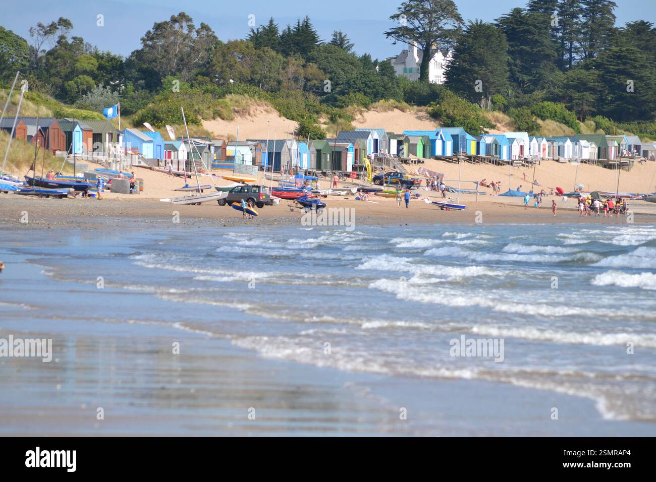 Windy day sailing off Abersoch Beach, North Wales Stock Photo - Alamy