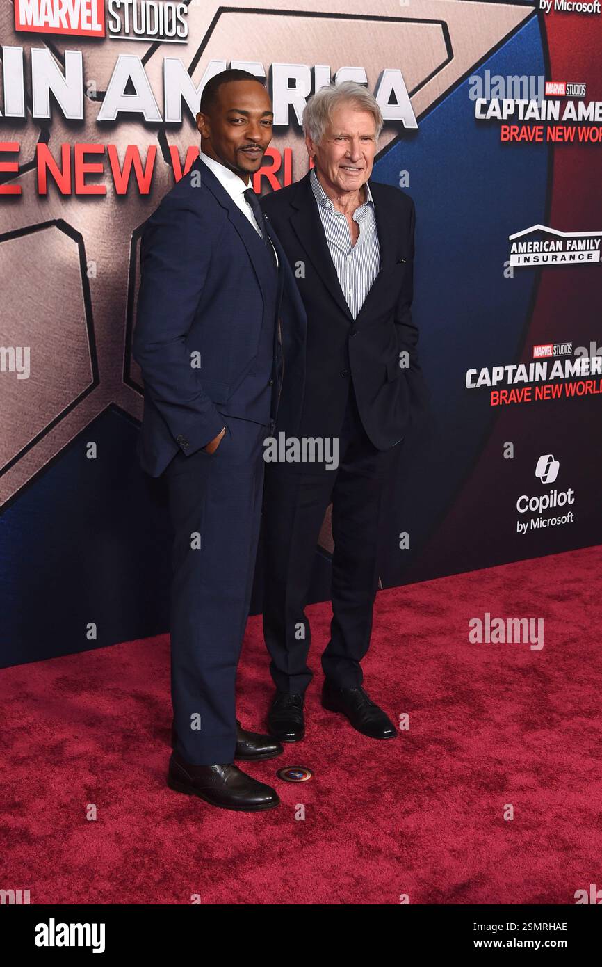 Anthony Mackie und Harrison Ford bei der Weltpremiere des Kinofilms ...