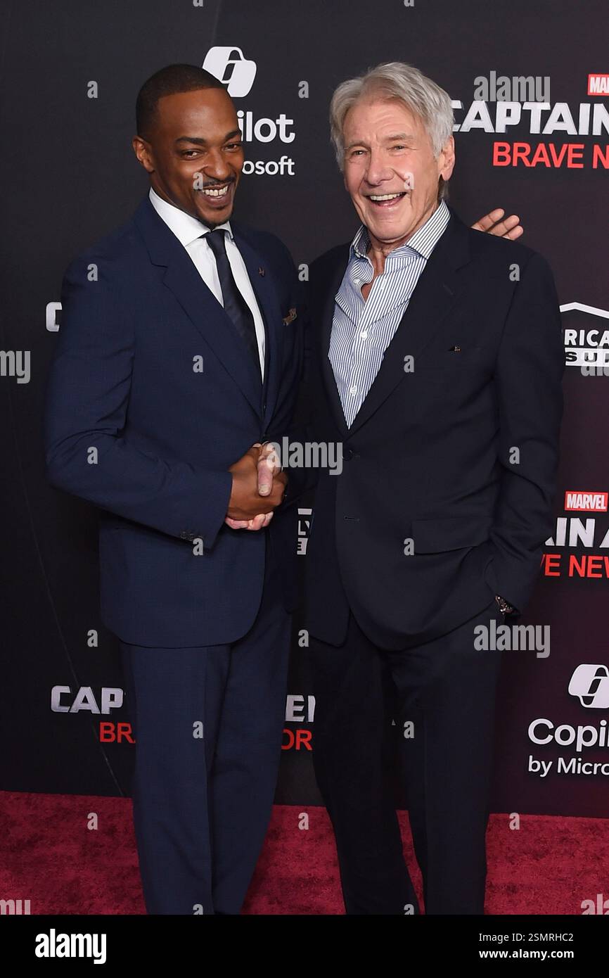Anthony Mackie und Harrison Ford bei der Weltpremiere des Kinofilms ...