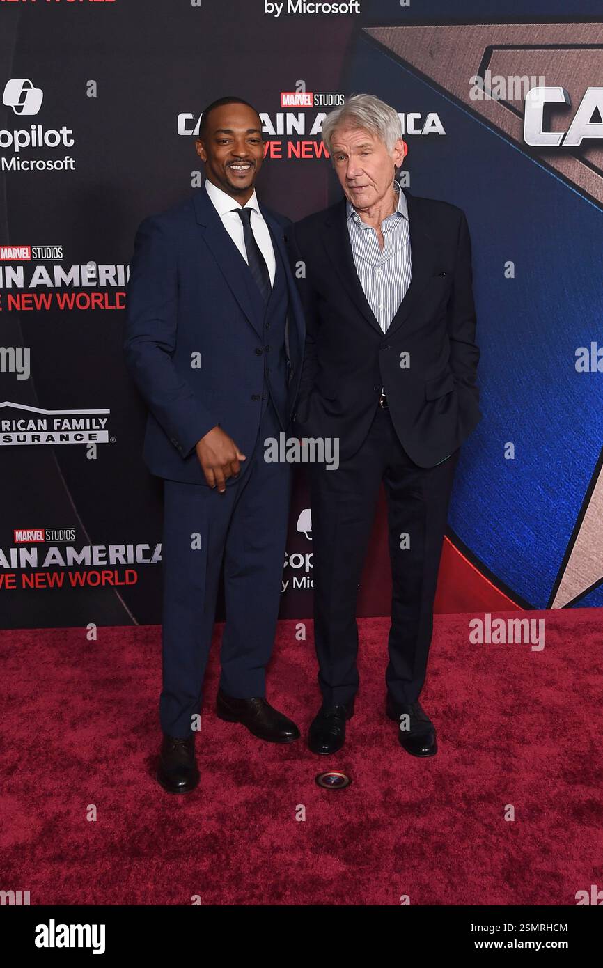 Anthony Mackie und Harrison Ford bei der Weltpremiere des Kinofilms ...