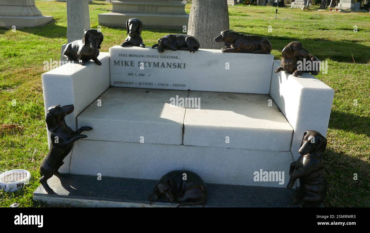 Hollywood, California, USA 10th February 2025 Mike Szymanski Grave ...