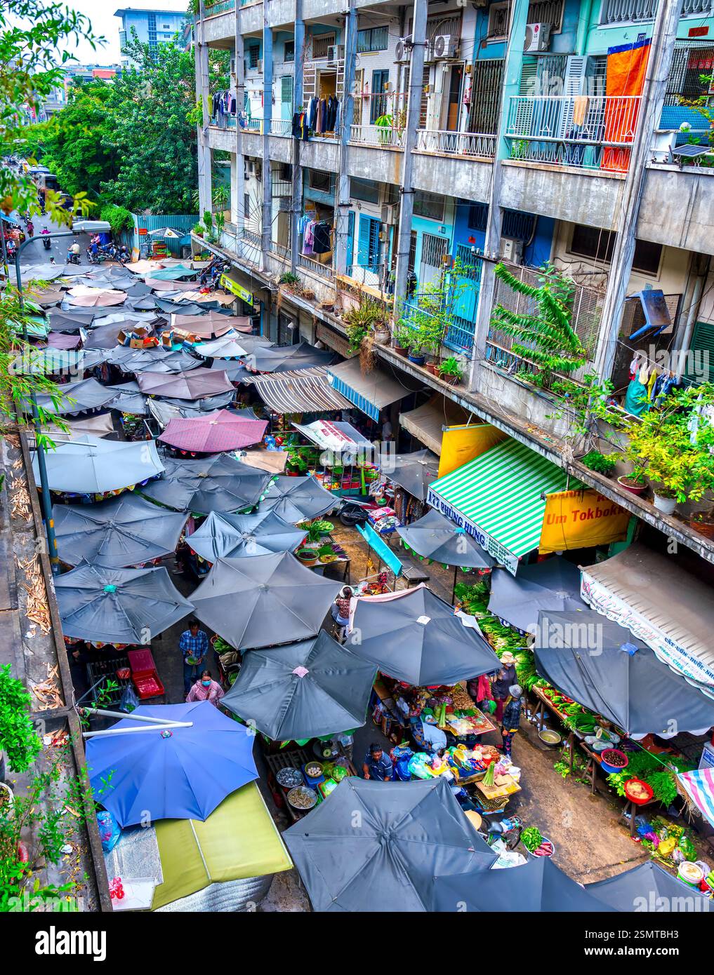 Daily life of traditional market at Phung Hung street, Cho Lon. Street ...