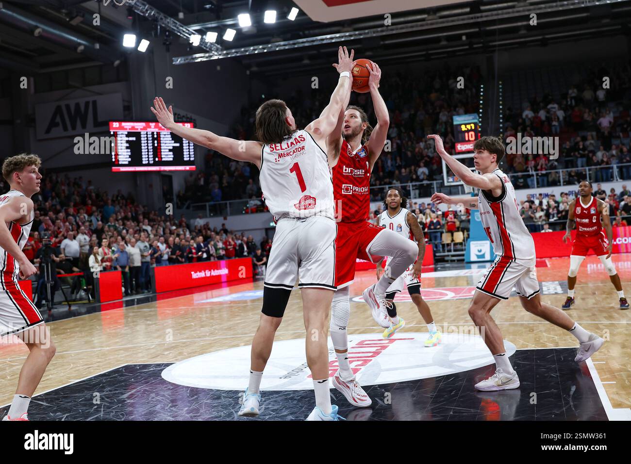 Bamberg, Germany. 12th Feb, 2025. Basketball, Bundesliga, Main Round ...