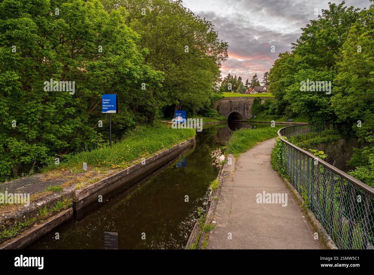 Evening mood at the Chirk Aqueduct & Viaduct, Wrexham, Clwyd, Wales, UK ...
