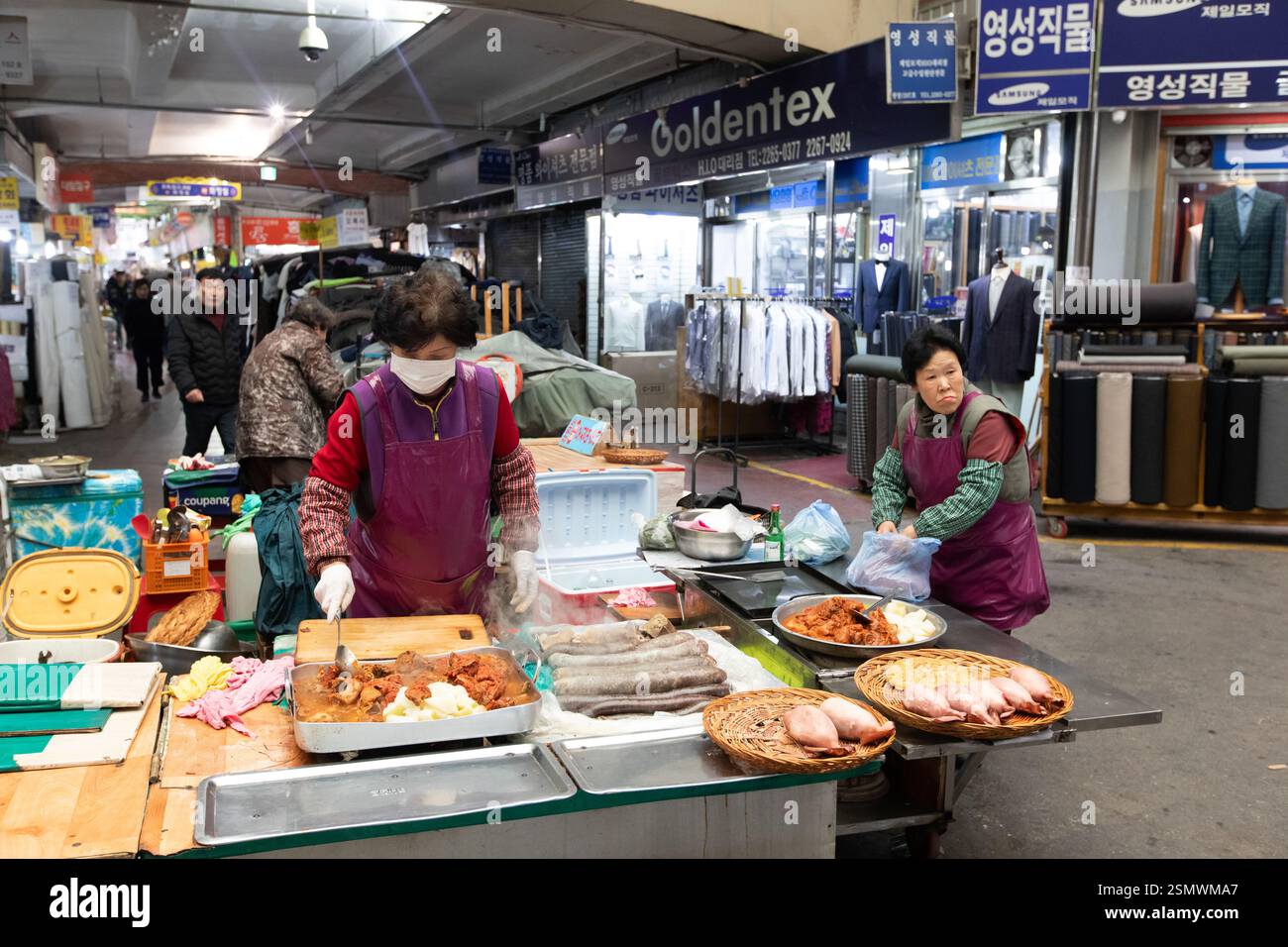 Seoul, South Korea - 24-03-2024: Gwangjang market, Street food stalls ...
