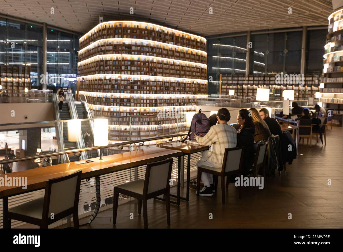 Seoul, South Korea - 25-03-2024: Starfield Library, famous tourist ...