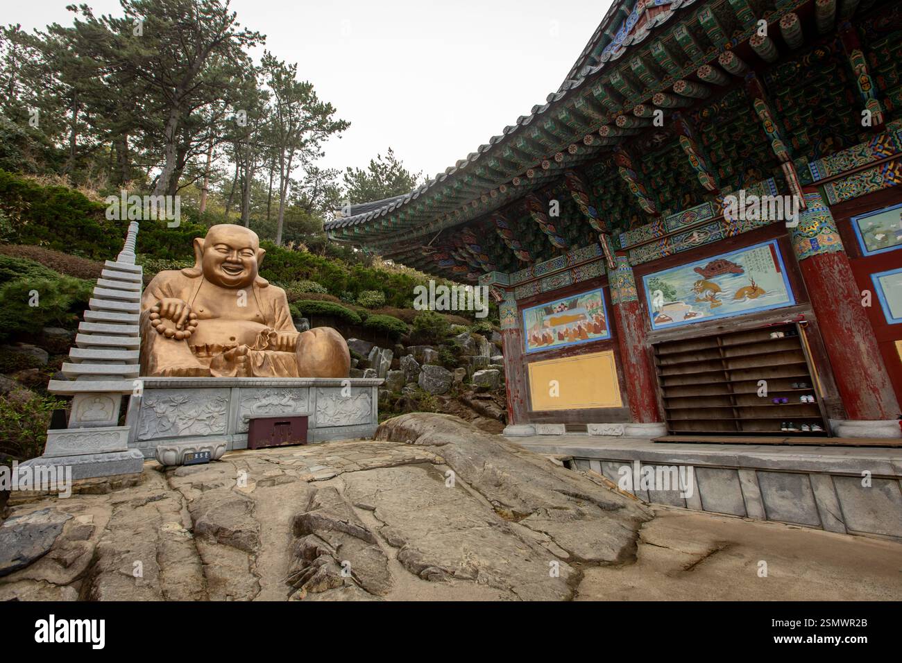 Busan, South Korea - 24-03-2024: Haedong Yonggungsa Temple, coastal ...