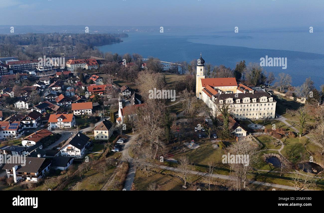 Bernried, Bayern, Deutschland 10. Februar 2025: Ein Wintertag bei ...