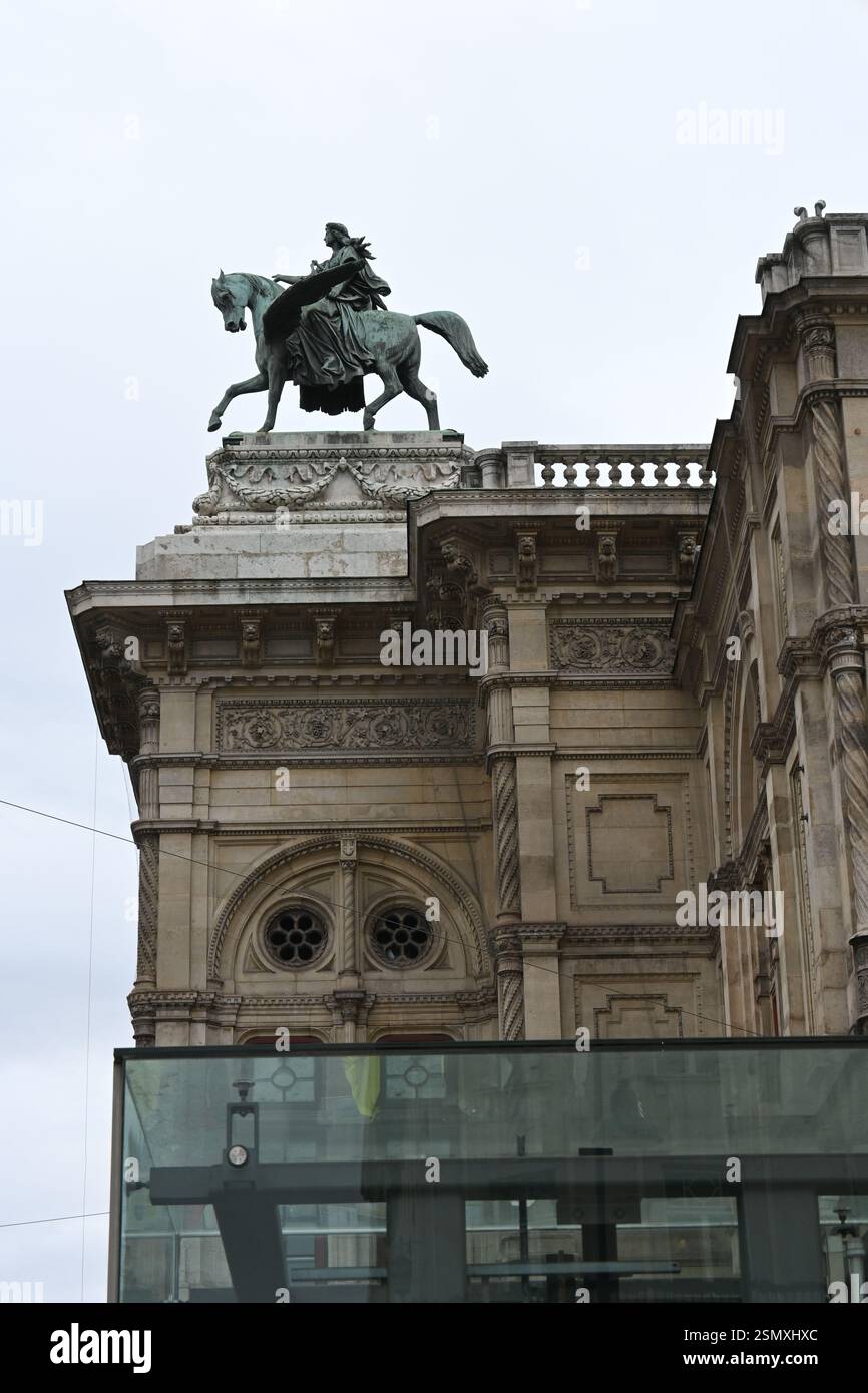 Historic city vienna hi-res stock photography and images - Alamy