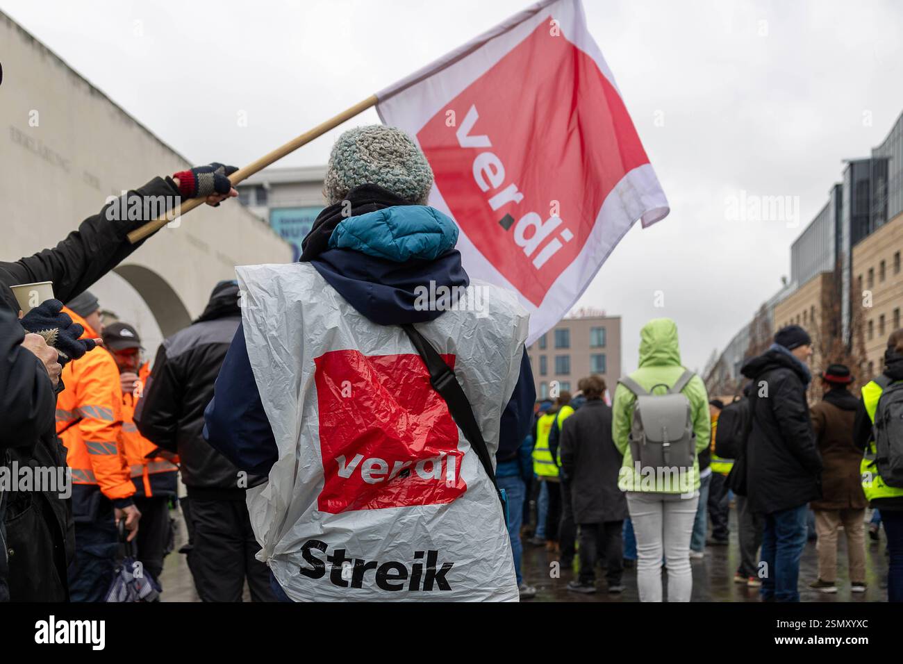Verdi Warnstreiks im öffentlichen Dienst, Nürnberg, 13.02.25 Kundgebung ...