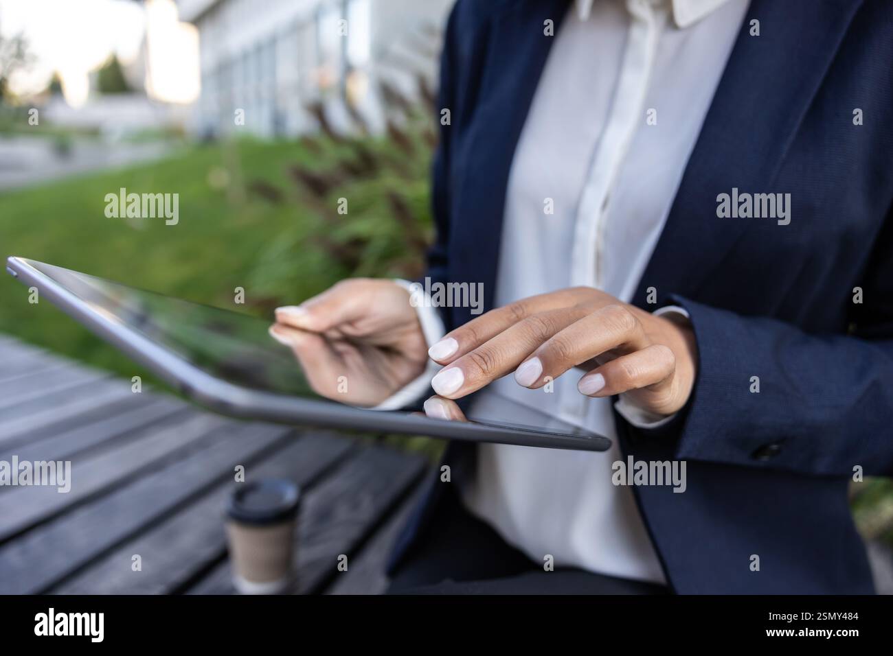Hands scroll woman tablet hi-res stock photography and images - Alamy