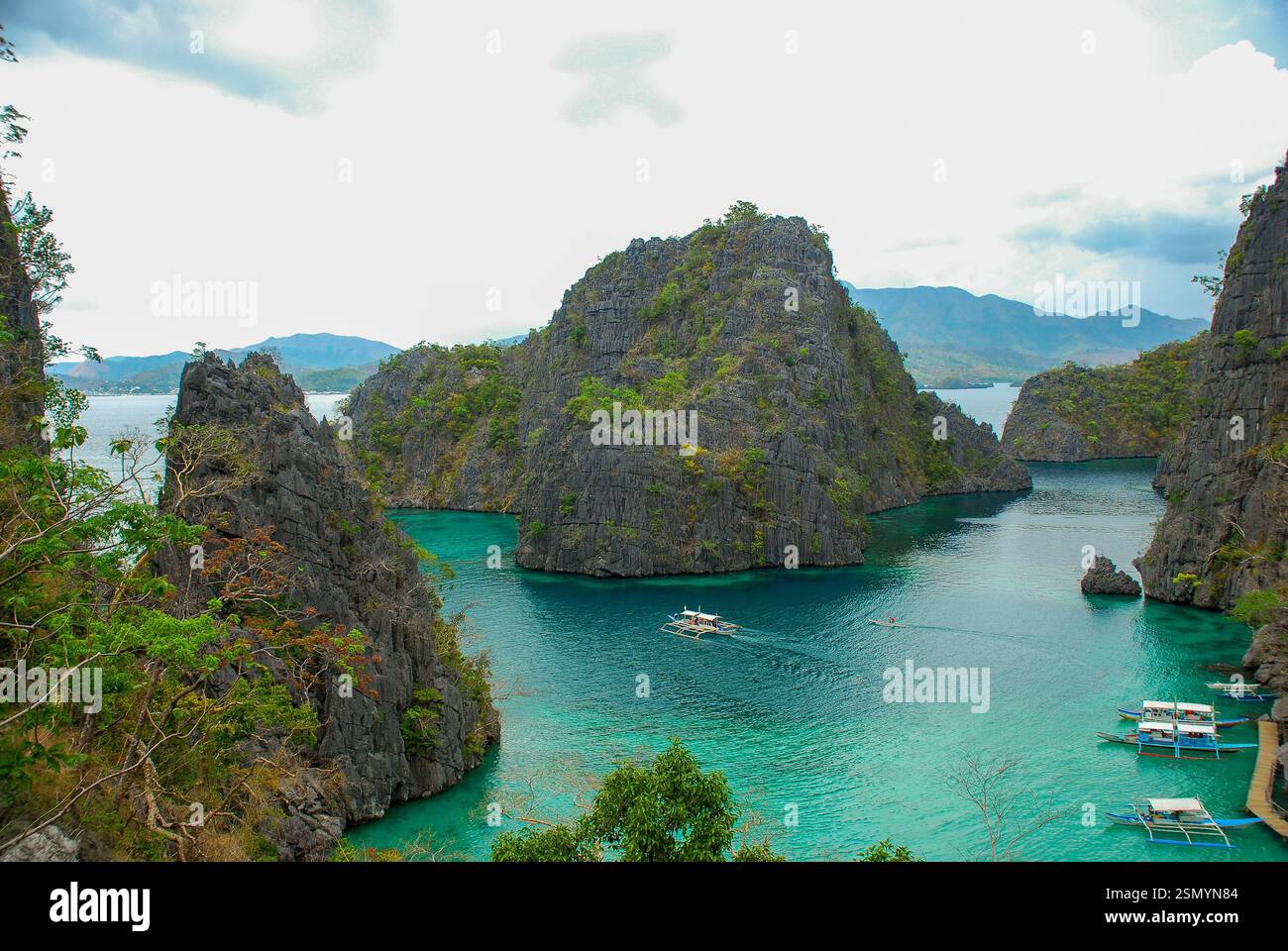 Beautiful view of the bay of cordon island - Philippines, Coron Island ...