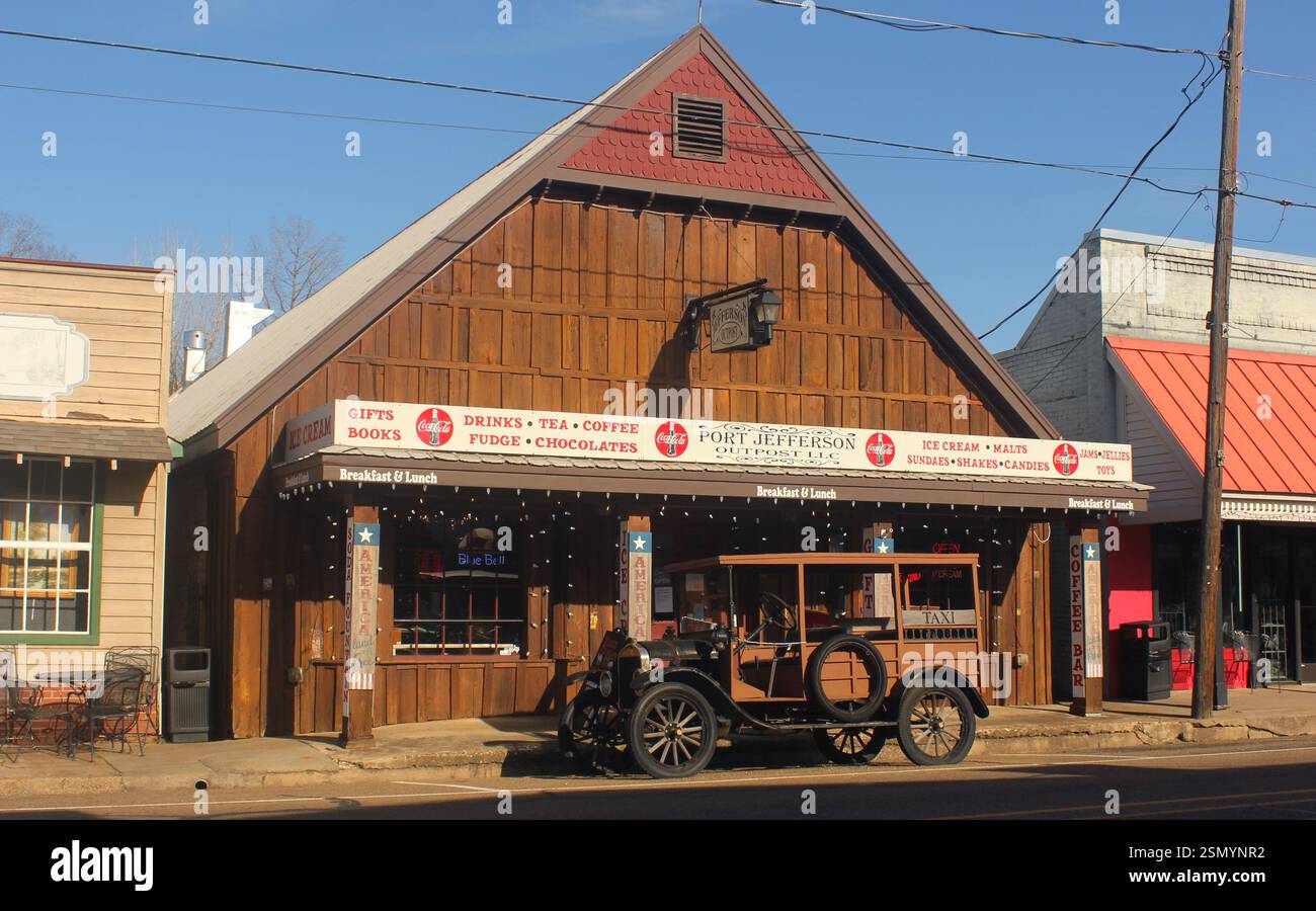 Jefferson TX - January 8, 2025: Store and Ice Cream Shop located in ...