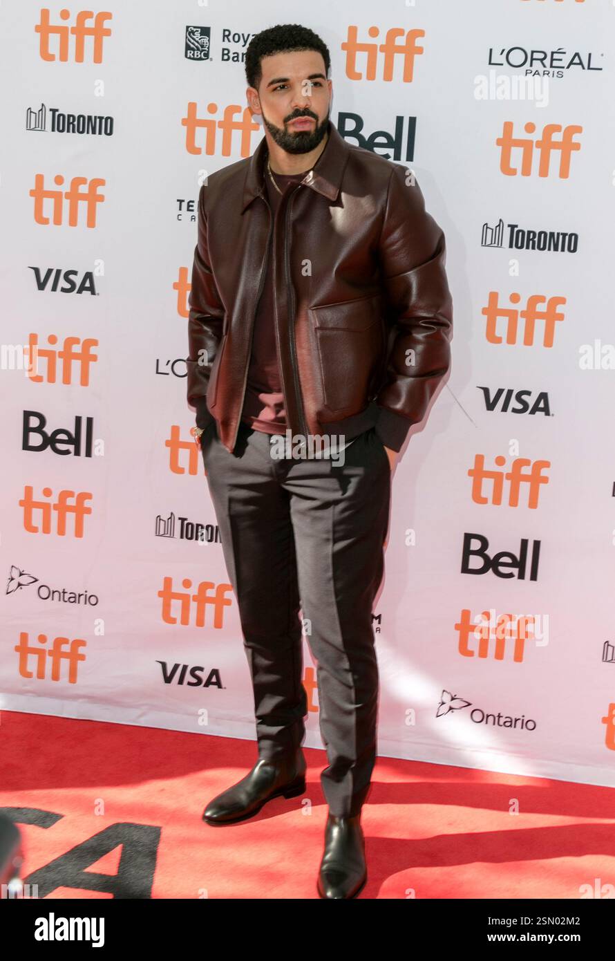 Recording artist Drake attends the premiere of 'The Carter Effect ...