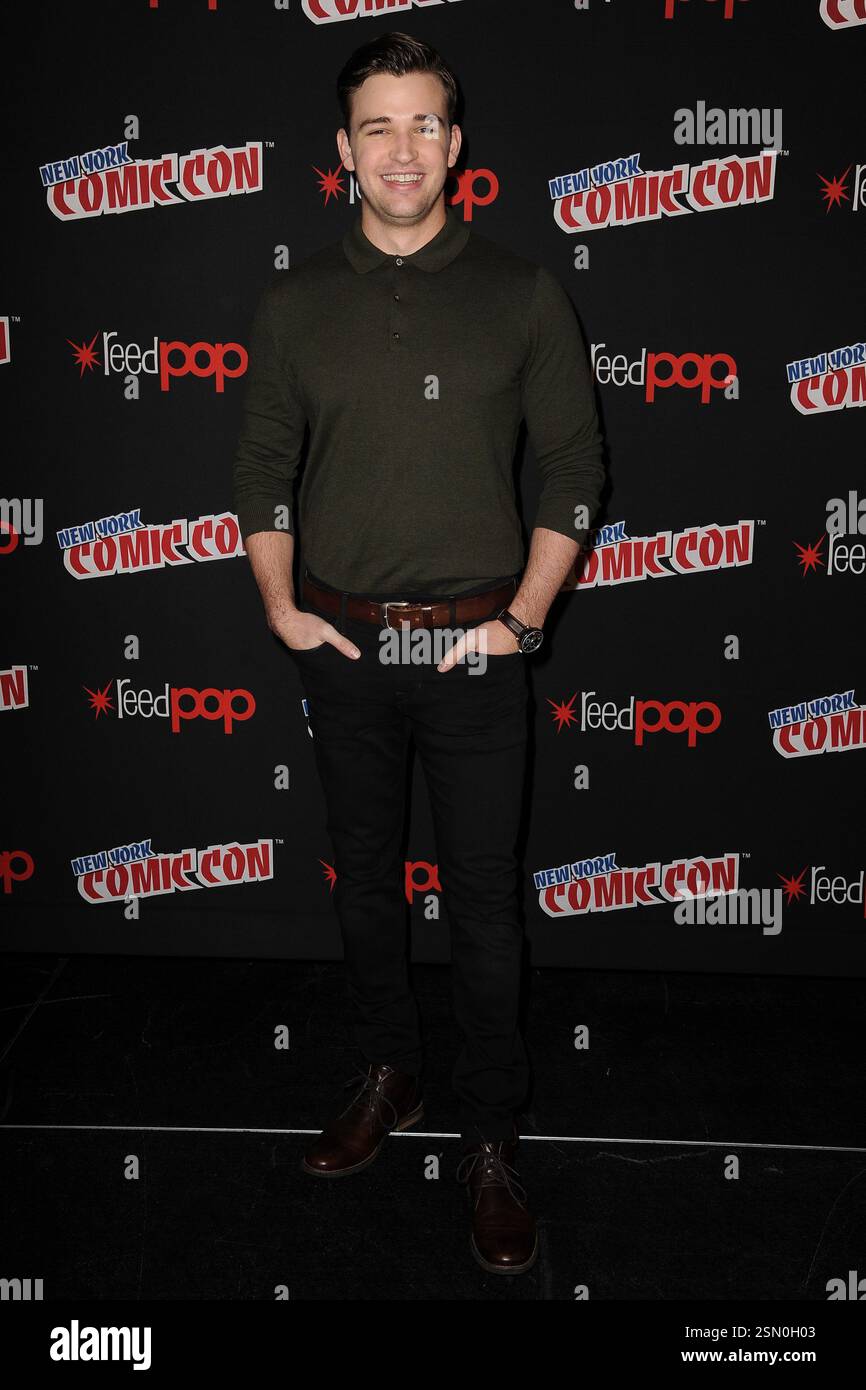 the cast of Freeform's 'Beyond' made an appearance at New York Comic ...